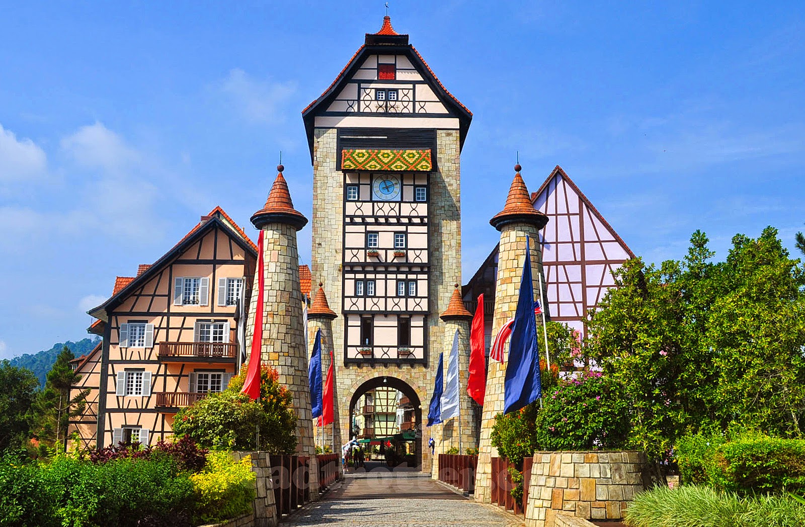 Bukit Tinggi Tour (French Village) - Kuala Lumpur Tour